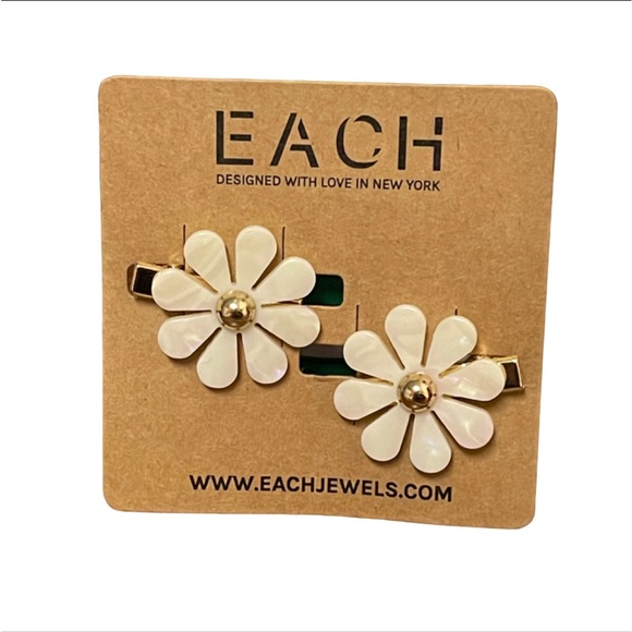 Accessories | Nwt Each Flower Barrette Set | Poshmark